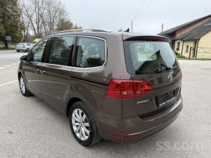 Brown Volkswagen Sharan 2012 in Ogre, with an engine capacity of 2.00 L and mileage of 298 thousand km for 9499 €, photo 8 on AUTOMOTO.COM.LV