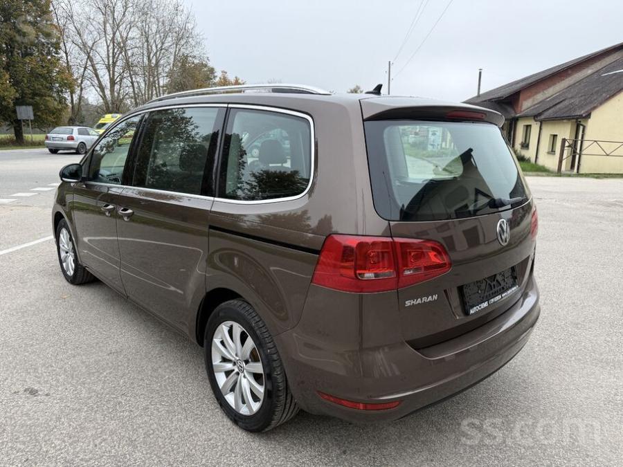 Brown Volkswagen Sharan 2012 in Ogre, with an engine capacity of 2.00 L and mileage of 298 thousand km for 9499 €, photo 8 on AUTOMOTO.COM.LV