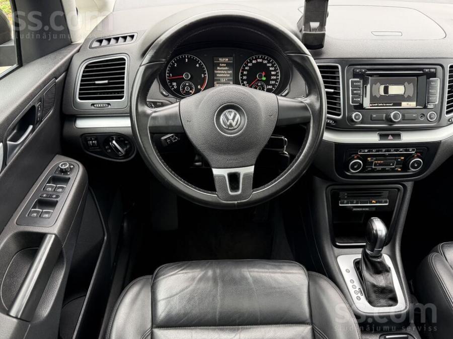 Brown Volkswagen Sharan 2012 in Ogre, with an engine capacity of 2.00 L and mileage of 298 thousand km for 9499 €, photo 18 on AUTOMOTO.COM.LV