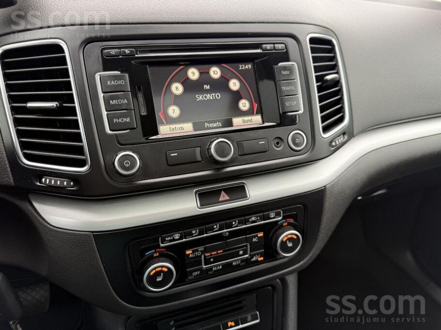 Brown Volkswagen Sharan 2012 in Ogre, with an engine capacity of 2.00 L and mileage of 298 thousand km for 9499 €, photo 20 on AUTOMOTO.COM.LV
