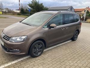 Brūns Volkswagen Sharan 2013 Rīga, ar dzinēja tilpumu 2.00 L un nobraukumu 241 tūkst. km par 6500 €, foto  vietnē AUTOMOTO.COM.LV