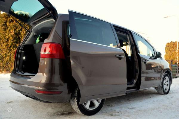 Brūns Volkswagen Sharan 2013 Kauņa, ar dzinēja tilpumu 2.00 L un nobraukumu 260 tūkst. km par 8500 €, foto 3 vietnē AUTOMOTO.COM.LV