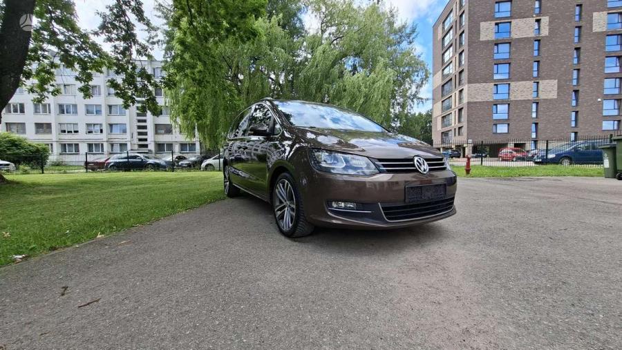 Brown Volkswagen Sharan 2013 in Kaunas, with an engine capacity of 1.97 L and mileage of 248 thousand km for 8700 €, photo 6 on AUTOMOTO.COM.LV