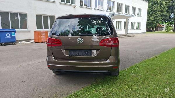 Brown Volkswagen Sharan 2013 in Kaunas, with an engine capacity of 1.97 L and mileage of 248 thousand km for 8700 €, photo 9 on AUTOMOTO.COM.LV