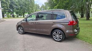 Brown Volkswagen Sharan 2013 in Kaunas, with an engine capacity of 1.97 L and mileage of 248 thousand km for 8700 €, photo 13 on AUTOMOTO.COM.LV