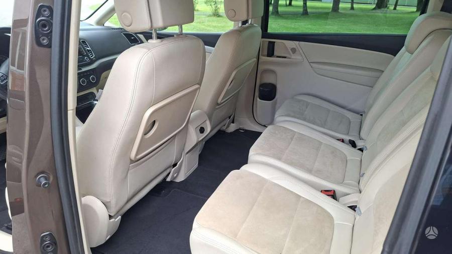 Brown Volkswagen Sharan 2013 in Kaunas, with an engine capacity of 1.97 L and mileage of 248 thousand km for 8700 €, photo 19 on AUTOMOTO.COM.LV