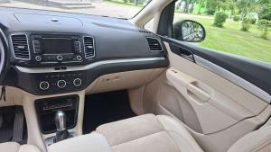 Brown Volkswagen Sharan 2013 in Kaunas, with an engine capacity of 1.97 L and mileage of 248 thousand km for 8700 €, photo 21 on AUTOMOTO.COM.LV