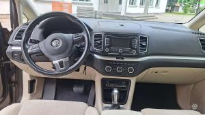 Brown Volkswagen Sharan 2013 in Kaunas, with an engine capacity of 1.97 L and mileage of 248 thousand km for 8700 €, photo 23 on AUTOMOTO.COM.LV