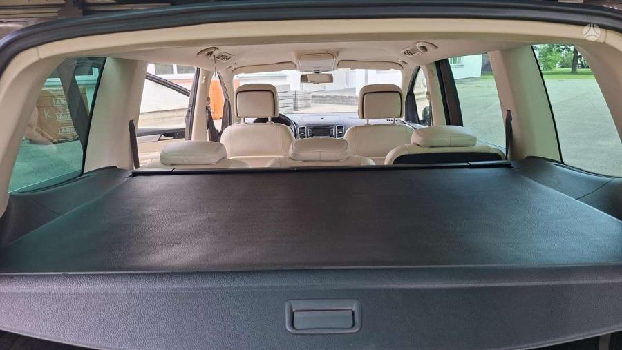 Brown Volkswagen Sharan 2013 in Kaunas, with an engine capacity of 1.97 L and mileage of 248 thousand km for 8700 €, photo 26 on AUTOMOTO.COM.LV