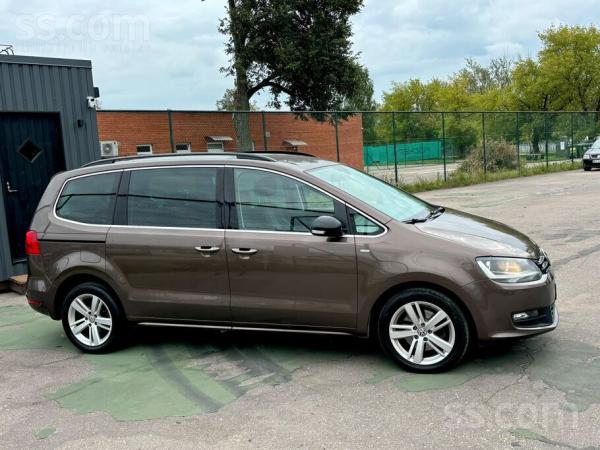 Brown Volkswagen Sharan 2013 in Riga, with an engine capacity of 2.00 L and mileage of 339 thousand km for 6350 €, photo 6 on AUTOMOTO.COM.LV