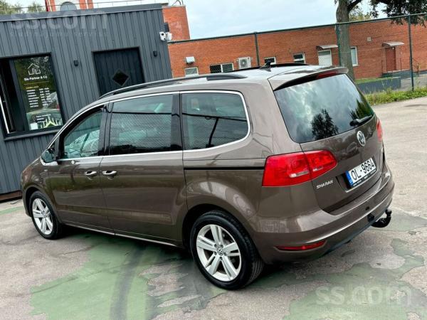 Brown Volkswagen Sharan 2013 in Riga, with an engine capacity of 2.00 L and mileage of 339 thousand km for 6350 €, photo 7 on AUTOMOTO.COM.LV