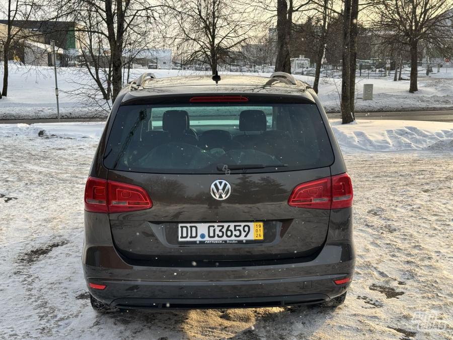 Brūns Volkswagen Sharan 2014 Kauņa, ar dzinēja tilpumu 2.00 L un nobraukumu 277 tūkst. km par 7950 €, foto 4 vietnē AUTOMOTO.COM.LV