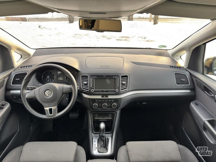 Brūns Volkswagen Sharan 2014 Kauņa, ar dzinēja tilpumu 2.00 L un nobraukumu 277 tūkst. km par 7950 €, foto 7 vietnē AUTOMOTO.COM.LV