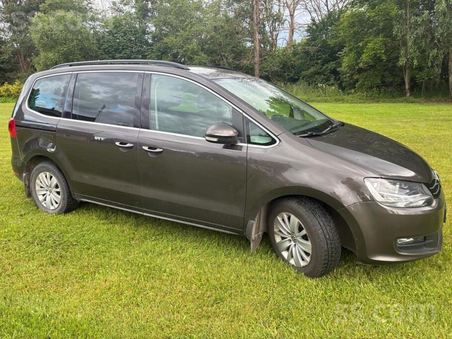 Brown Volkswagen Sharan 2014 in Ogre, with an engine capacity of 2.00 L and mileage of 208 thousand km for 7500 €, photo 3 on AUTOMOTO.COM.LV