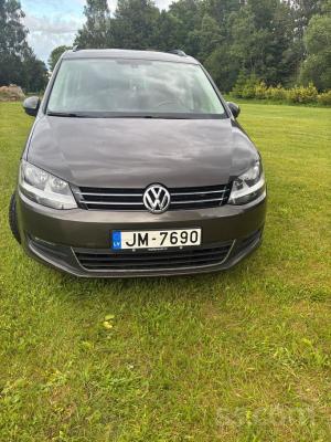 Brown Volkswagen Sharan 2014 in Ogre, with an engine capacity of 2.00 L and mileage of 208 thousand km for 7500 €, photo 4 on AUTOMOTO.COM.LV