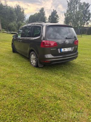 Brown Volkswagen Sharan 2014 in Ogre, with an engine capacity of 2.00 L and mileage of 208 thousand km for 7500 €, photo 5 on AUTOMOTO.COM.LV