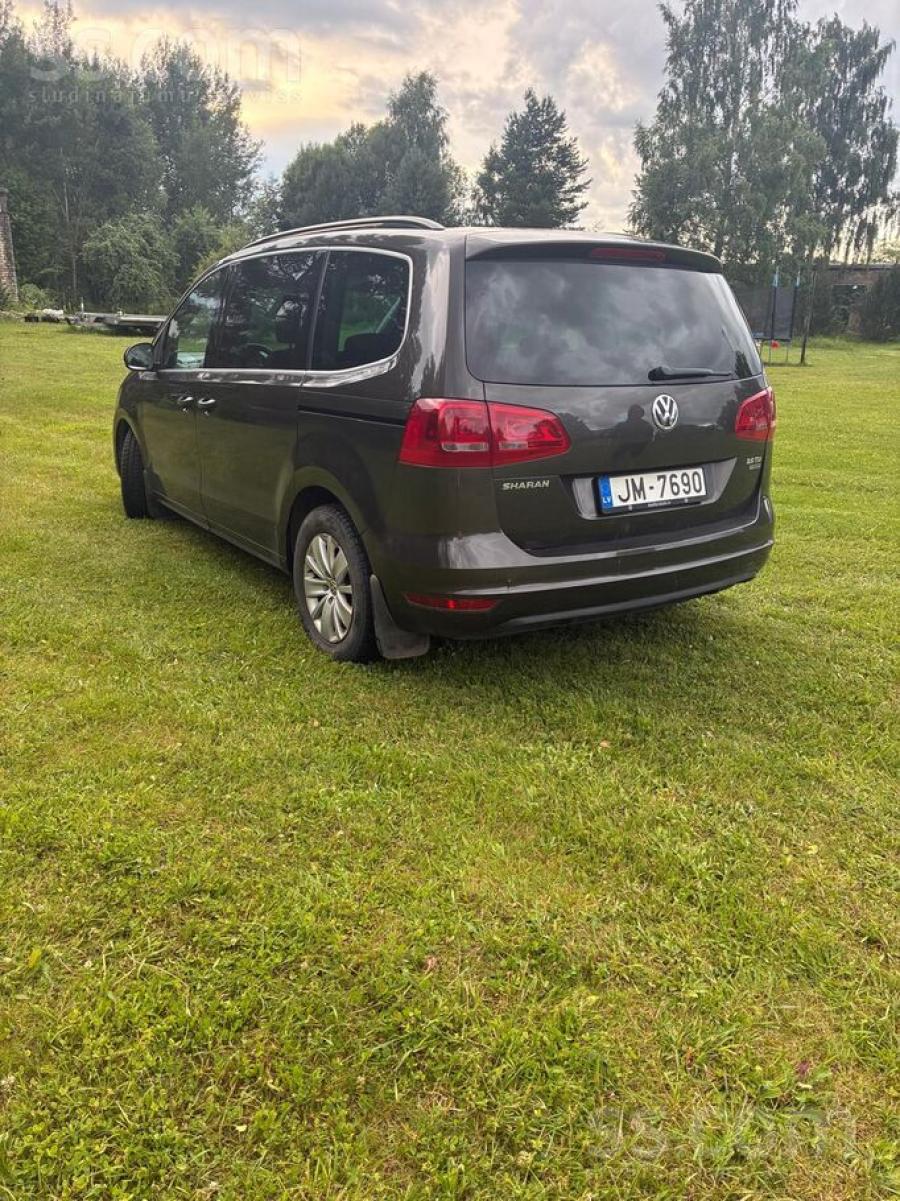 Brown Volkswagen Sharan 2014 in Ogre, with an engine capacity of 2.00 L and mileage of 208 thousand km for 7500 €, photo 5 on AUTOMOTO.COM.LV