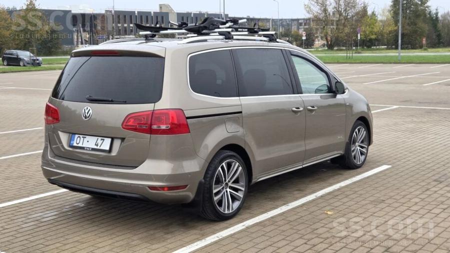 Brown Volkswagen Sharan 2014 in Riga, with an engine capacity of 2.00 L and mileage of 357 thousand km for 8500 €, photo 3 on AUTOMOTO.COM.LV