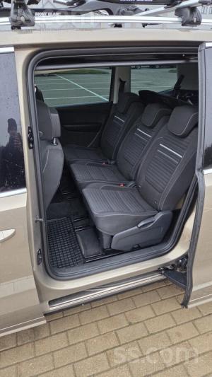 Brown Volkswagen Sharan 2014 in Riga, with an engine capacity of 2.00 L and mileage of 357 thousand km for 8500 €, photo 6 on AUTOMOTO.COM.LV