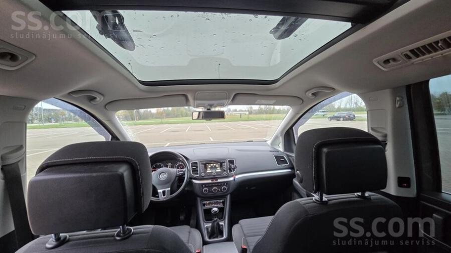 Brown Volkswagen Sharan 2014 in Riga, with an engine capacity of 2.00 L and mileage of 357 thousand km for 8500 €, photo 7 on AUTOMOTO.COM.LV