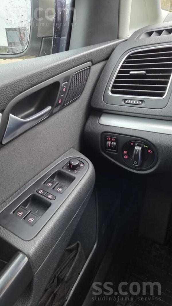 Brūns Volkswagen Sharan 2014 Rīga, ar dzinēja tilpumu 2.00 L un nobraukumu 357 tūkst. km par 8500 €, foto 9 vietnē AUTOMOTO.COM.LV