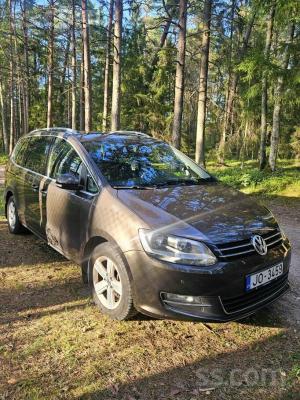 Brown Volkswagen Sharan 2014 in Riga, with an engine capacity of 2.00 L and mileage of 253 thousand km for 6900 €, photo  on AUTOMOTO.COM.LV