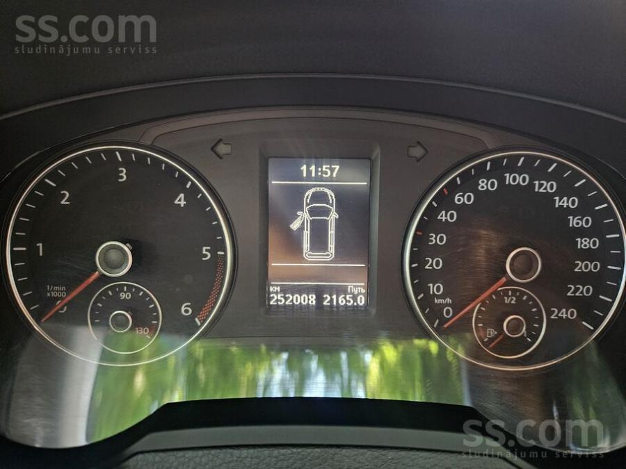 Brown Volkswagen Sharan 2014 in Riga, with an engine capacity of 2.00 L and mileage of 253 thousand km for 6900 €, photo 10 on AUTOMOTO.COM.LV