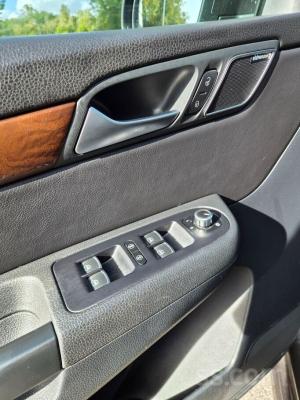 Brown Volkswagen Sharan 2014 in Riga, with an engine capacity of 2.00 L and mileage of 241 thousand km for 7200 €, photo 9 on AUTOMOTO.COM.LV