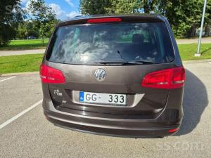 Brown Volkswagen Sharan 2014 in Riga, with an engine capacity of 2.00 L and mileage of 241 thousand km for 7200 €, photo 13 on AUTOMOTO.COM.LV