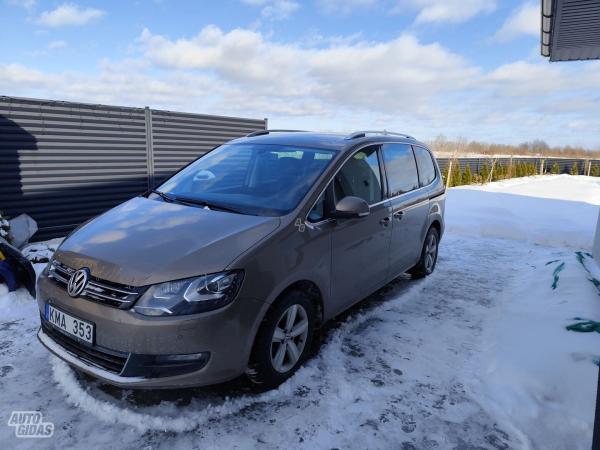 Brown Volkswagen Sharan 2015 in Kaunas, with an engine capacity of 2.00 L and mileage of 277 thousand km for 10500 €, photo 1 on AUTOMOTO.COM.LV