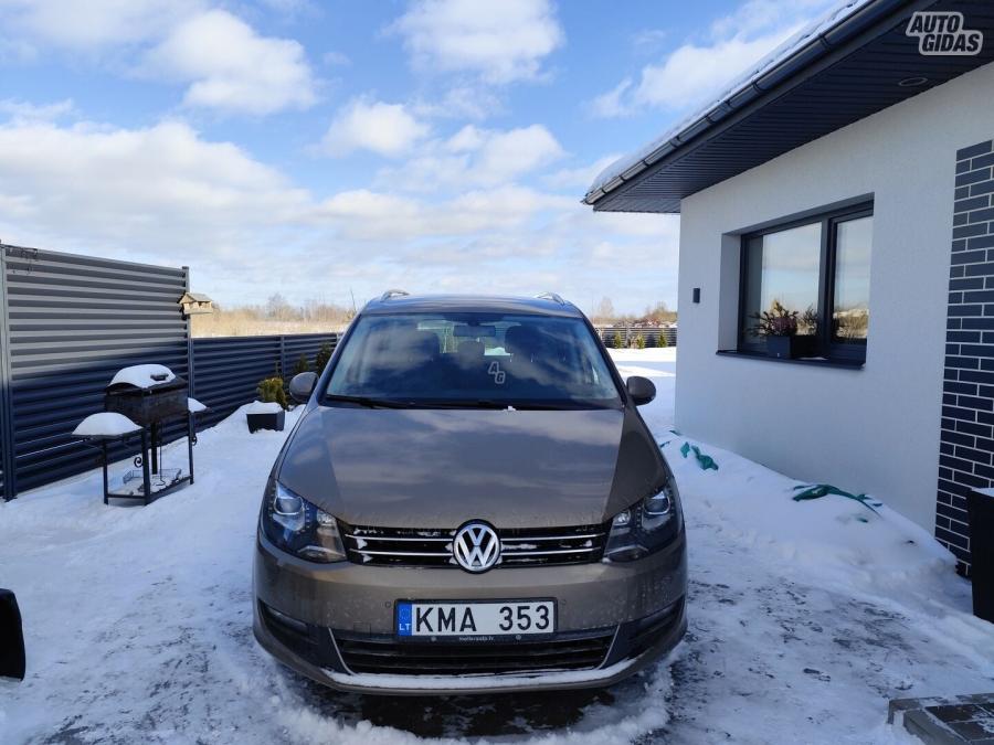Brown Volkswagen Sharan 2015 in Kaunas, with an engine capacity of 2.00 L and mileage of 277 thousand km for 10500 €, photo 2 on AUTOMOTO.COM.LV