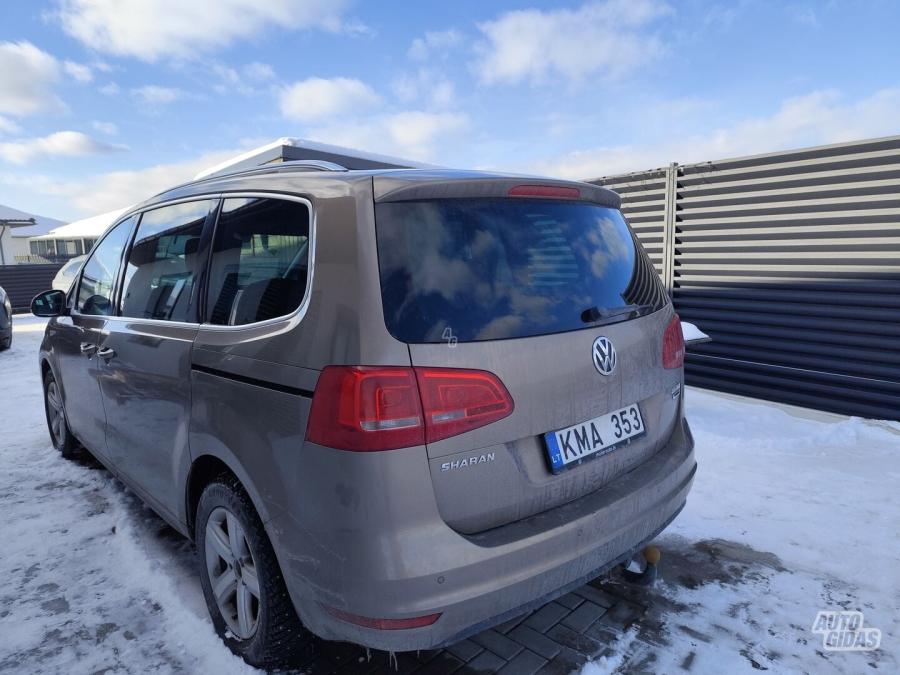 Brown Volkswagen Sharan 2015 in Kaunas, with an engine capacity of 2.00 L and mileage of 277 thousand km for 10500 €, photo 3 on AUTOMOTO.COM.LV