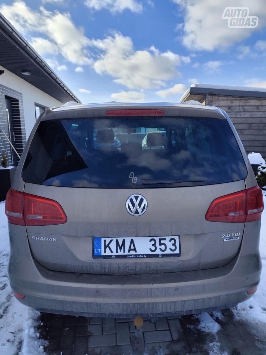 Brown Volkswagen Sharan 2015 in Kaunas, with an engine capacity of 2.00 L and mileage of 277 thousand km for 10500 €, photo 5 on AUTOMOTO.COM.LV