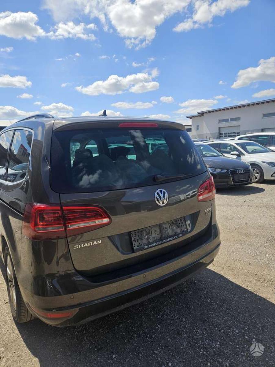Brown Volkswagen Sharan 2016 in Anyksciai, with an engine capacity of 2.00 L and mileage of 202 thousand km for 9900 €, photo 4 on AUTOMOTO.COM.LV
