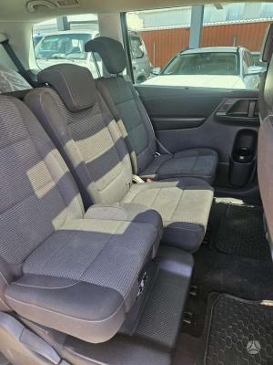 Brown Volkswagen Sharan 2016 in Anyksciai, with an engine capacity of 2.00 L and mileage of 202 thousand km for 9900 €, photo 6 on AUTOMOTO.COM.LV