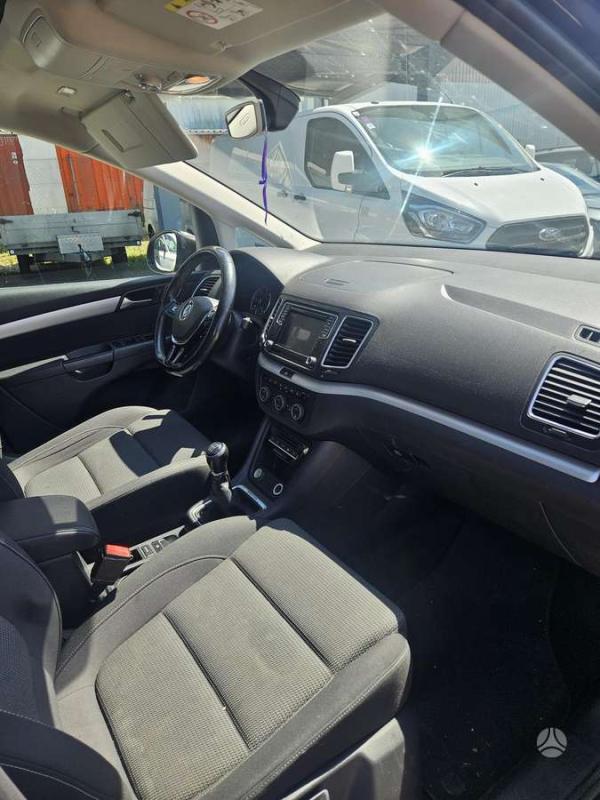 Brūns Volkswagen Sharan 2016 Anykščiai, ar dzinēja tilpumu 2.00 L un nobraukumu 202 tūkst. km par 9900 €, foto 6 vietnē AUTOMOTO.COM.LV