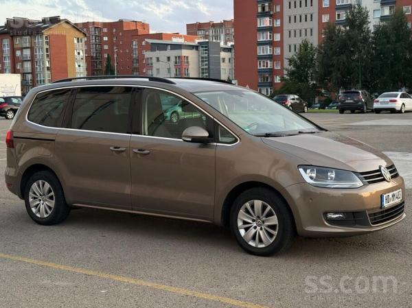Brown Volkswagen Sharan 2016 in Riga, with an engine capacity of 2.00 L and mileage of 218 thousand km for 12200 €, photo 1 on AUTOMOTO.COM.LV