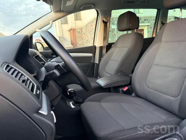 Brown Volkswagen Sharan 2016 in Riga, with an engine capacity of 2.00 L and mileage of 218 thousand km for 12200 €, photo 3 on AUTOMOTO.COM.LV