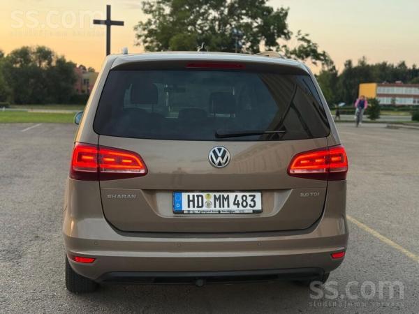Brown Volkswagen Sharan 2016 in Riga, with an engine capacity of 2.00 L and mileage of 218 thousand km for 12200 €, photo 8 on AUTOMOTO.COM.LV