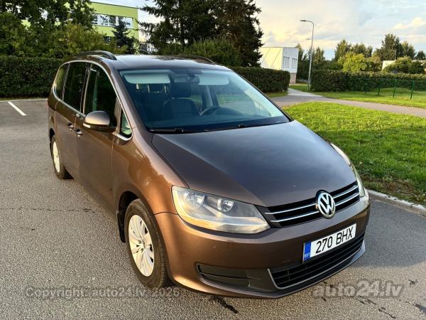 Brown Volkswagen Sharan 2013 in Tartu, with an engine capacity of 2.00 L and mileage of 270 thousand km for 6500 €, photo 3 on AUTOMOTO.COM.LV