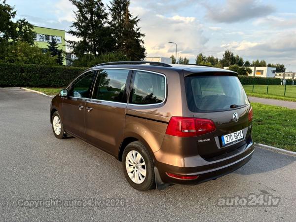 Brown Volkswagen Sharan 2013 in Tartu, with an engine capacity of 2.00 L and mileage of 270 thousand km for 6500 €, photo 4 on AUTOMOTO.COM.LV