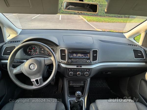 Brown Volkswagen Sharan 2013 in Tartu, with an engine capacity of 2.00 L and mileage of 270 thousand km for 6500 €, photo 6 on AUTOMOTO.COM.LV