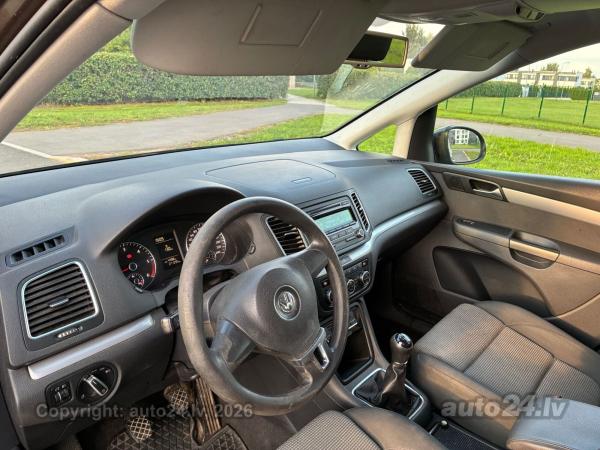 Brown Volkswagen Sharan 2013 in Tartu, with an engine capacity of 2.00 L and mileage of 270 thousand km for 6500 €, photo 7 on AUTOMOTO.COM.LV