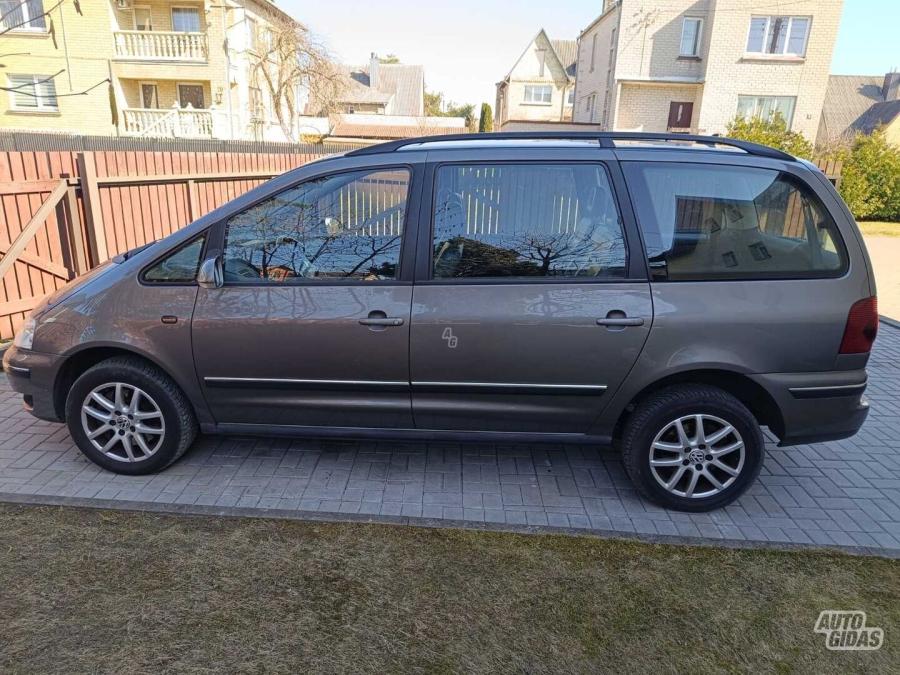 Volkswagen Sharan 2008 in Panevezys, with an engine capacity of 2.80 L and mileage of 297 thousand km for 1500 €, photo 4 on AUTOMOTO.COM.LV