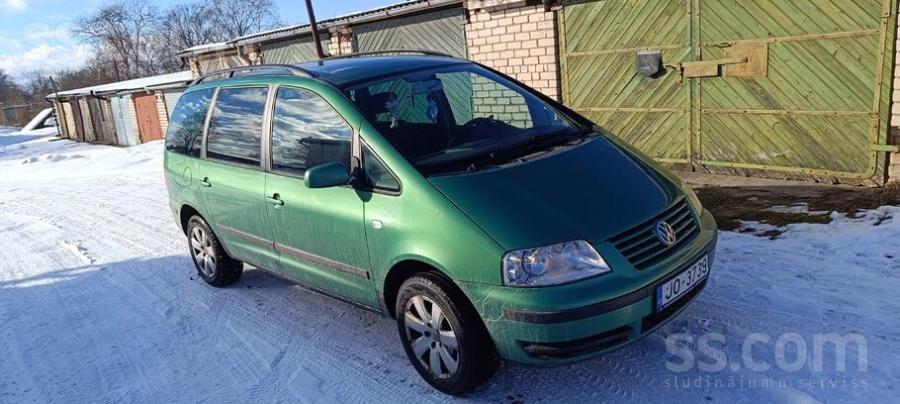Green Volkswagen Sharan 2001 in Talsi, with an engine capacity of 2.00 L and mileage of 242 thousand km for 1200 €, photo 2 on AUTOMOTO.COM.LV