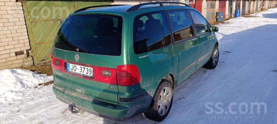 Green Volkswagen Sharan 2001 in Talsi, with an engine capacity of 2.00 L and mileage of 242 thousand km for 1200 €, photo 3 on AUTOMOTO.COM.LV