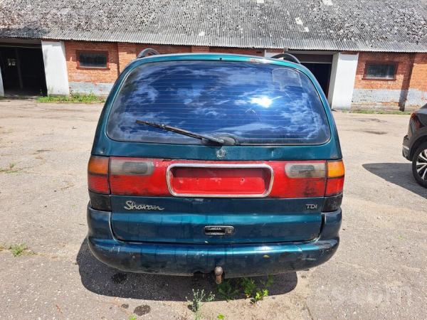 Green Volkswagen Sharan 1996 in Daugavpils, with an engine capacity of 1.90 L and mileage of 697 thousand km for 370 €, photo 4 on AUTOMOTO.COM.LV