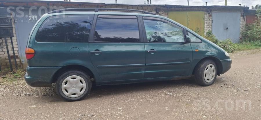 Green Volkswagen Sharan 1998 in Daugavpils, with an engine capacity of 1.90 L and mileage of 342 thousand km for 750 €, photo 5 on AUTOMOTO.COM.LV