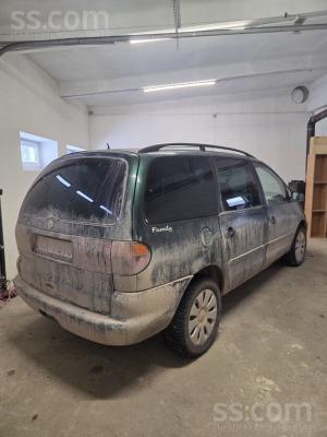 Zaļš Volkswagen Sharan 1999 Bauska, ar dzinēja tilpumu 1.90 L un nobraukumu 485 tūkst. km par 700 €, foto 3 vietnē AUTOMOTO.COM.LV
