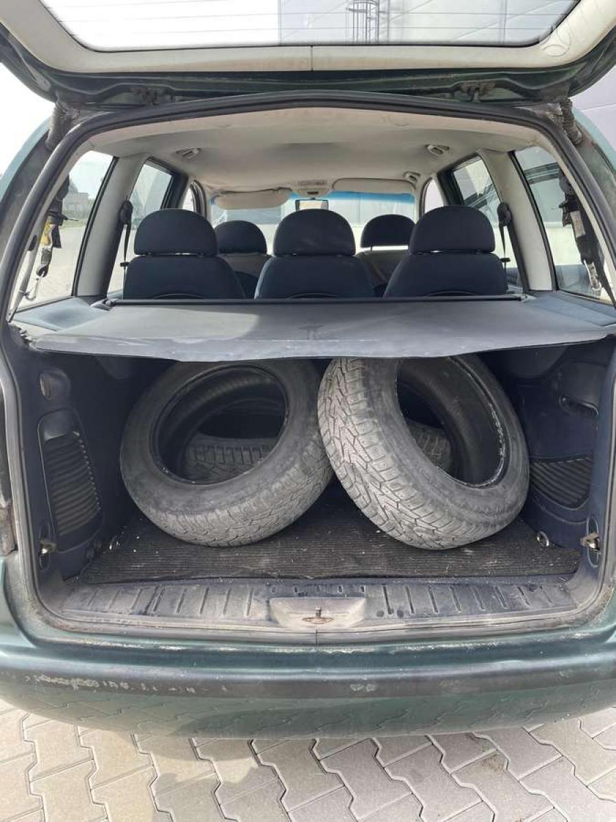 Zaļš Volkswagen Sharan 1999 Šauļi, ar dzinēja tilpumu 1.90 L un nobraukumu 322 tūkst. km par 400 €, foto 12 vietnē AUTOMOTO.COM.LV